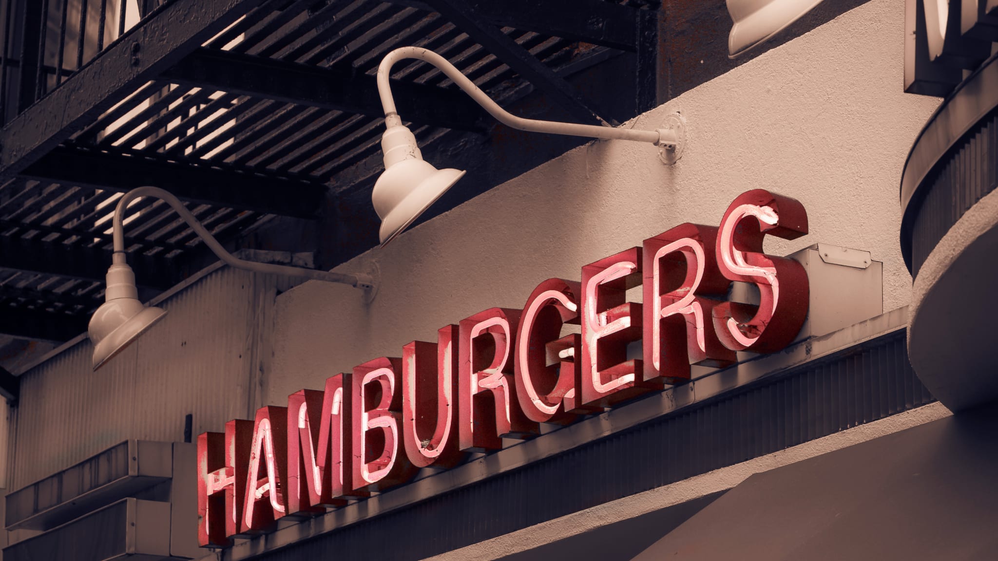 Hamburger: Spannende Fakten rund um den Fast-Food-Klassiker
