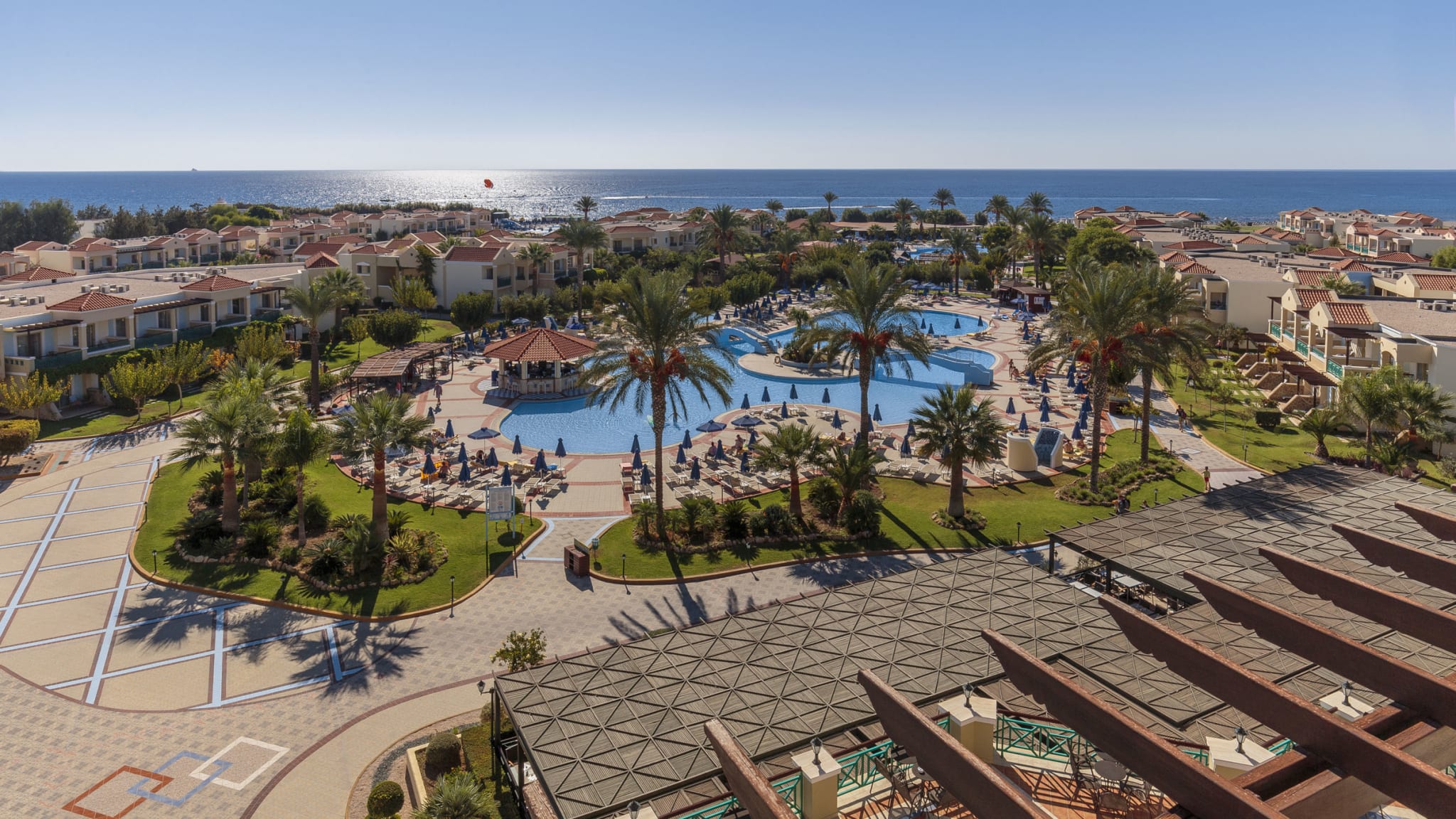 Empfehlungen für Badeurlaub auf Rhodos: 7 Hotels mit XL-Poollandschaft