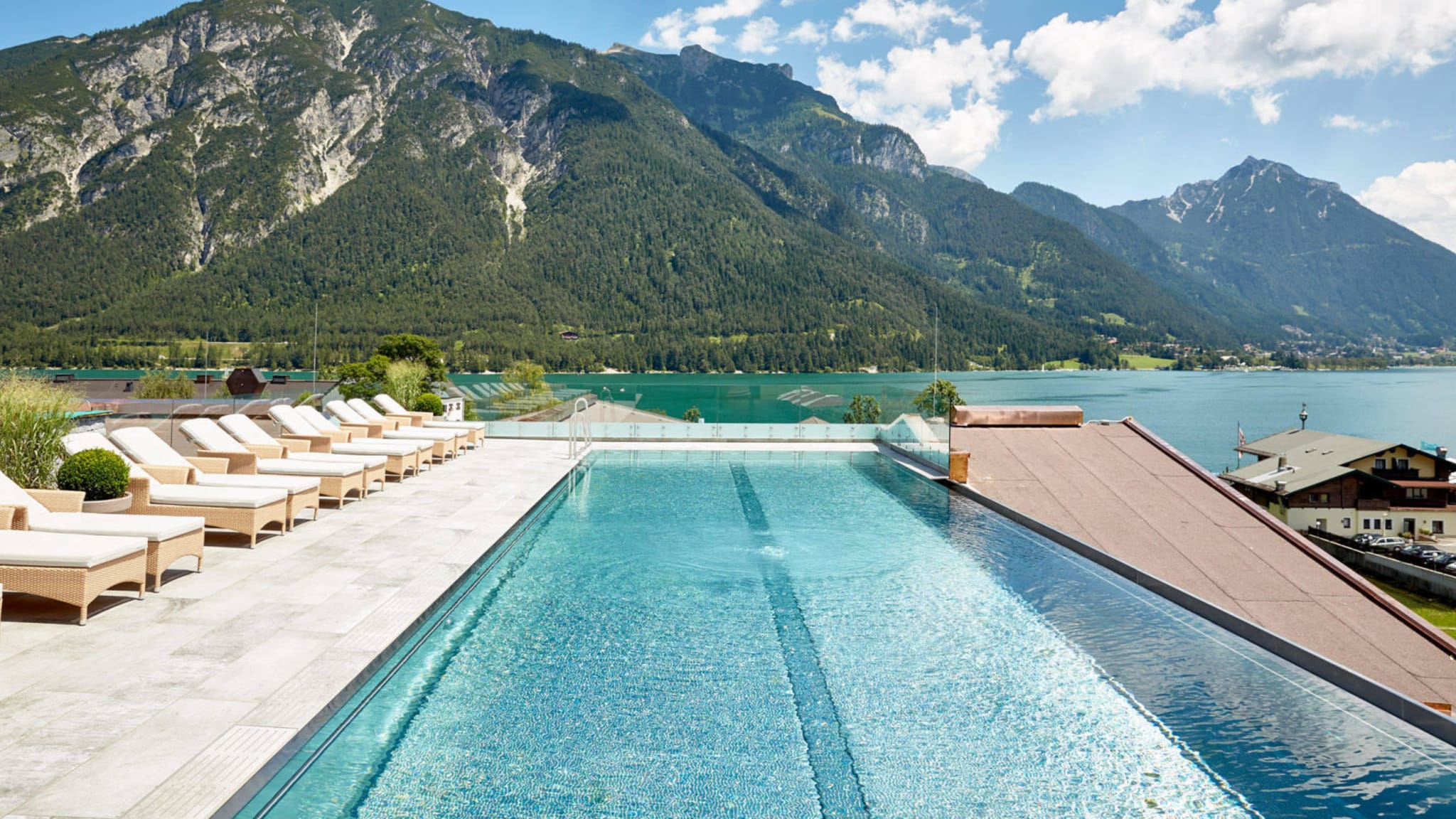 Top 8 Hotels mit Infinity-Pool in Österreich
