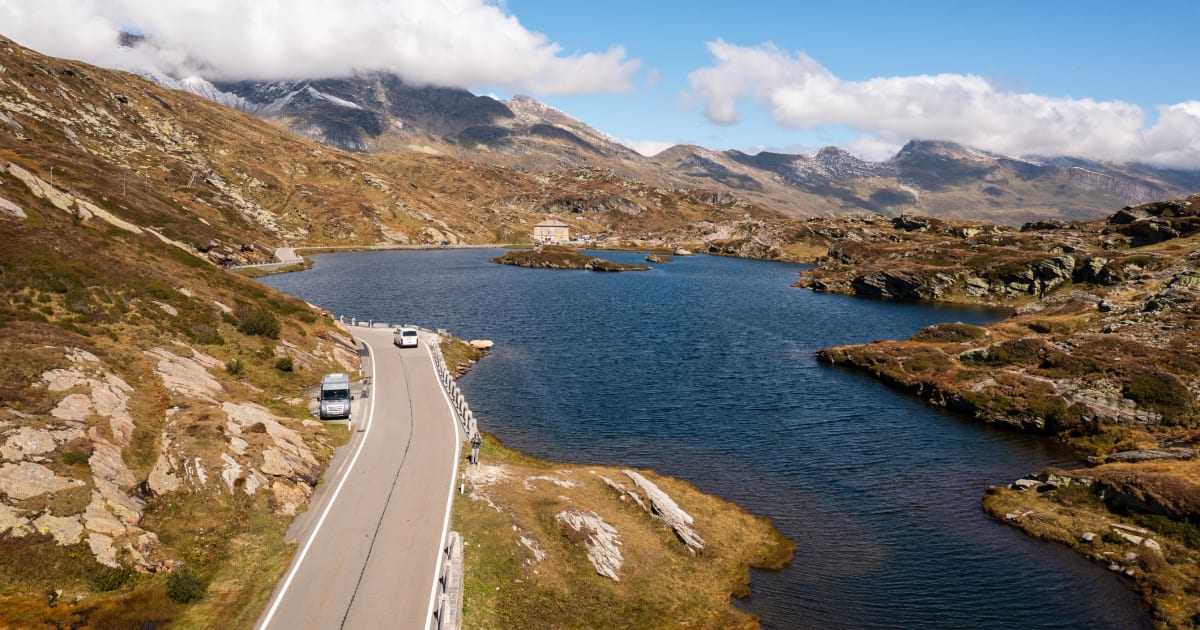 Die malerischsten Straßen für ein romantisches Wochenende in der Schweiz