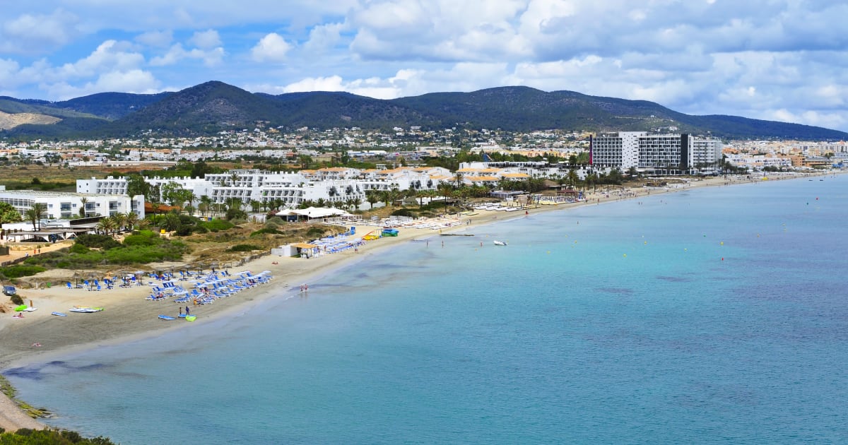 Playa d'en Bossa, Strand auf Ibiza • HolidayCheck