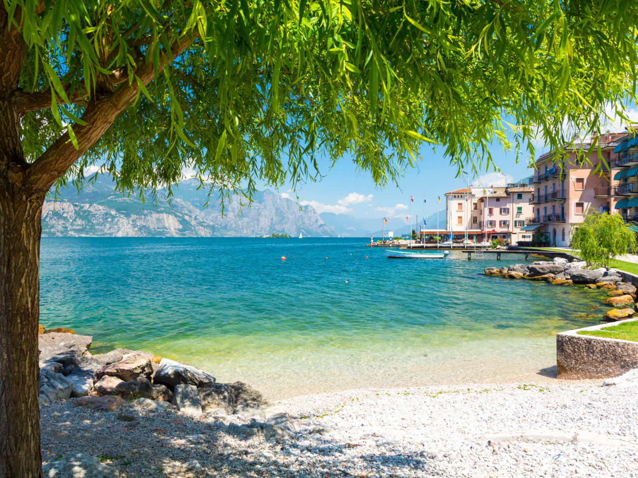 Gardasee genießen: Hotel-only Deals unter 500 € pro Person