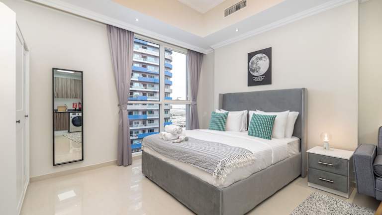 Heaven Crest Vacation Homes Downtown - Studio and 1 Bedroom Suites 2 ...