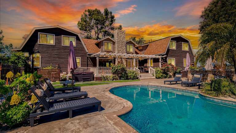 Chateau Syrah by AvantStay Picturesque Estate w Pool Table Tennis Pool ...