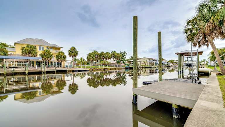 Canal-Front Relaxation: Crystal River Home w/ Dock (Crystal River ...