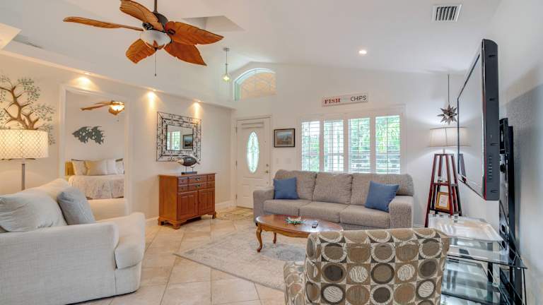 Canal-Front Relaxation: Crystal River Home w/ Dock (Crystal River ...