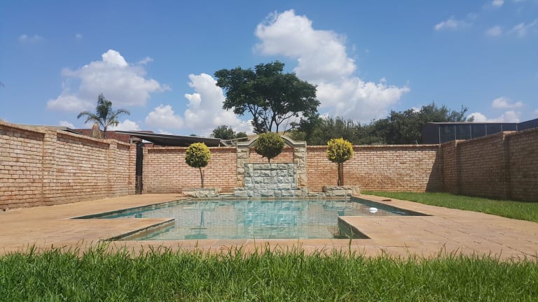 Crystal Rose Lodge & Spa (Krugersdorp): Alle Infos zum Hotel