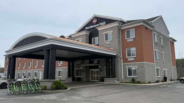 Best Western Plus 1000 Islands Hotel & Suites (Gananoque): Alle Infos ...