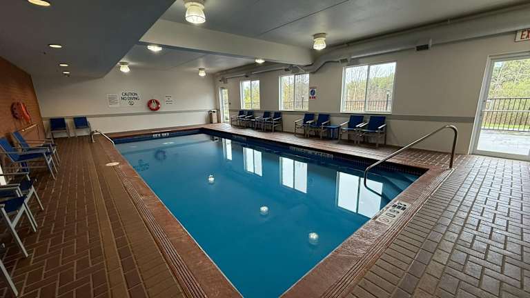 Best Western Plus 1000 Islands Hotel & Suites (Gananoque): Alle Infos ...