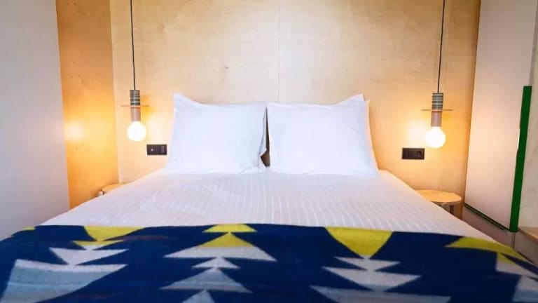 Basecamp Amsterdam (Amsterdam): Alle Infos zum Hotel