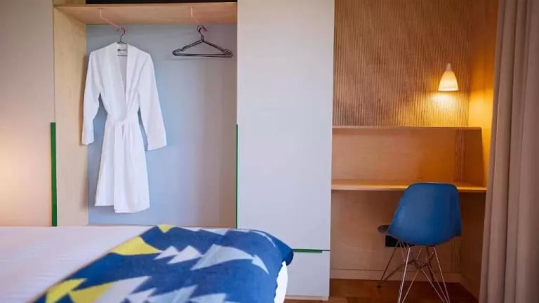 Basecamp Amsterdam (Amsterdam): Alle Infos zum Hotel