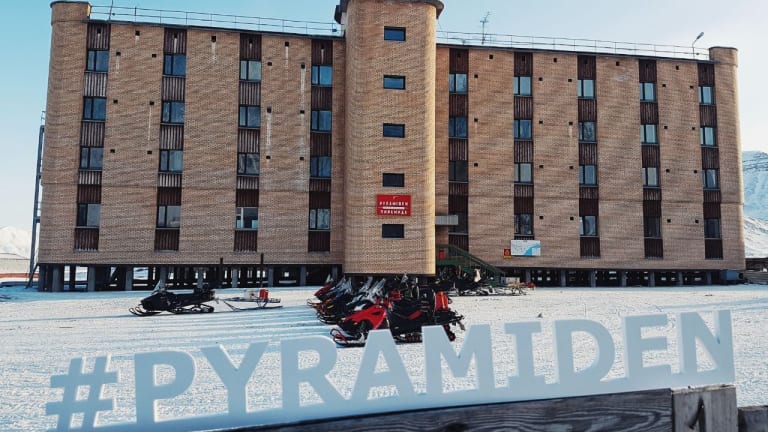 Hotel Pyramiden (Longyearbyen): Alle Infos zum Hotel