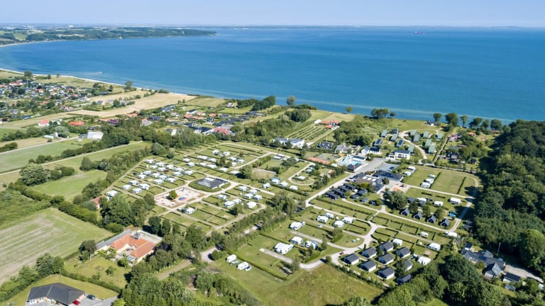 First Camp Skovlund Camping & Cottages (Middelfart): Alle Infos zum Hotel