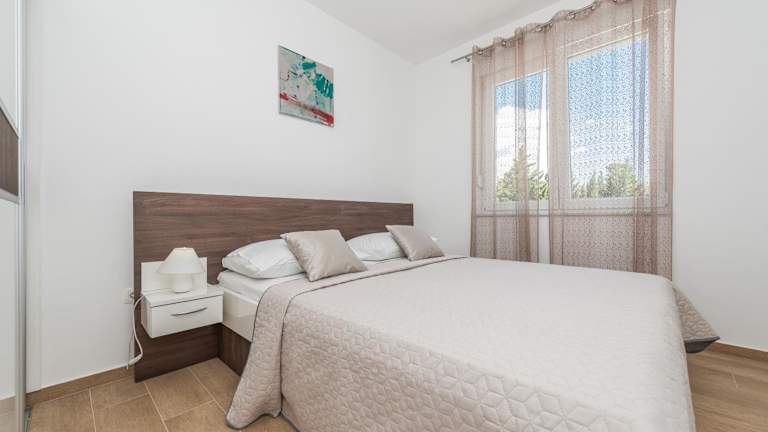 Andy modern & centrally located ap. for 6 with a pool (Novalja): Alle ...