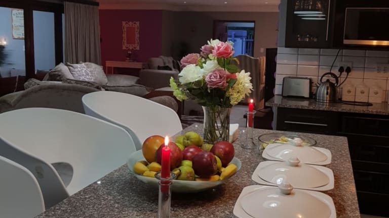 Dinaledi House (Bela Bela): Alle Infos zum Hotel