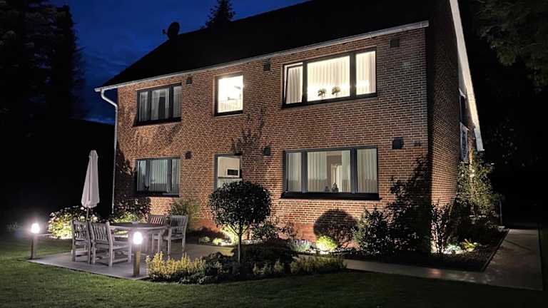 Luxus-FeWo Eagle direkt am Golfplatz mit Garage und Terrasse (Wiesmoor ...