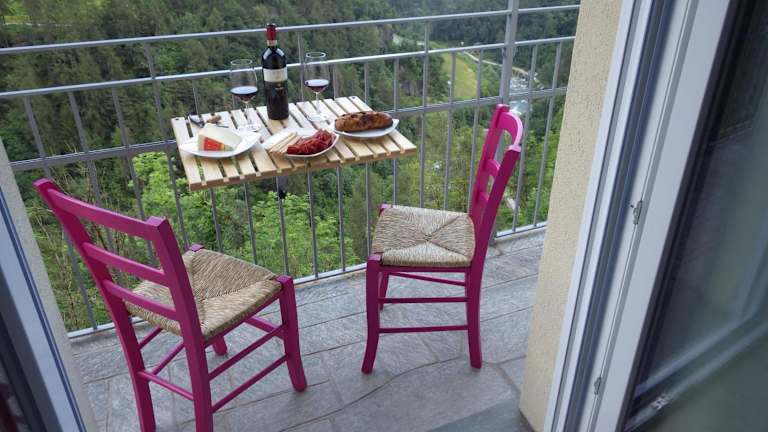 AltaValle Holiday Home, bilocale LIME e monolocale PINK (Chiesa in ...