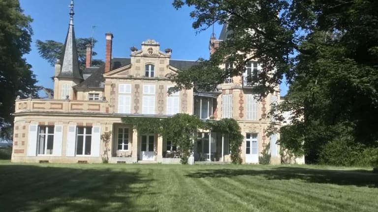 Château de Maucouvent (Nevers): Alle Infos zum Hotel