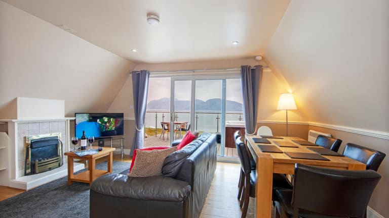 Loch Linnhe Waterfront Lodges with Hot Tubs (Onich): Alle Infos zum Hotel