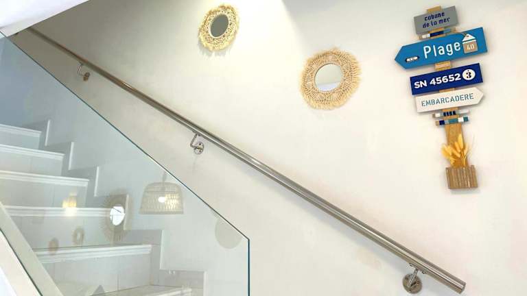 Dona Lola Sandra - Cozy beach front house with open sea views located ...