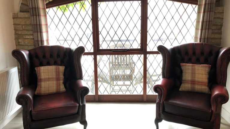 The Coach House Stylish spacious retreat with secure parking ...