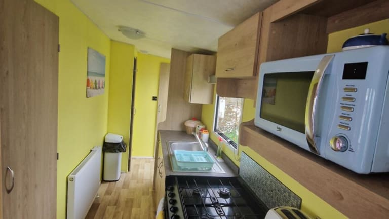 Lovely caravan at Harts Holiday Park Leysdown-on-Sea (Eastchurch): Alle ...