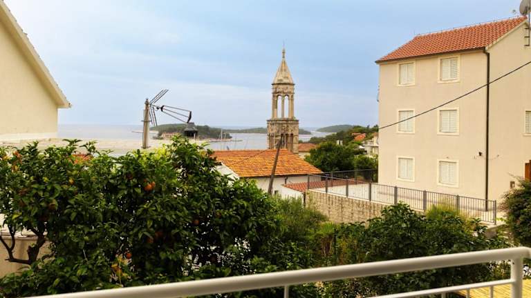 JesLiving Hvar - Elegant 2 Bedroom Apartment near the Sea in Historic ...