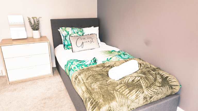 Spacious 3-Bedrooms Home for Families, and Contractors with High Speed ...