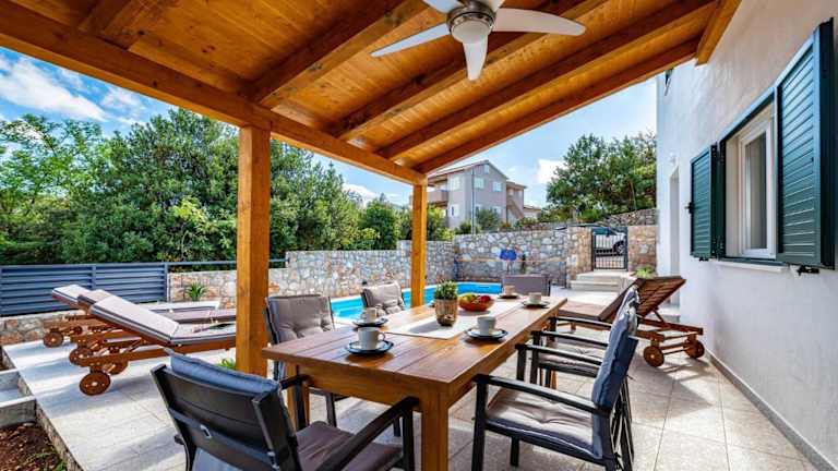 MY DALMATIA - Sea view villa Nana with private heated pool (Preko ...