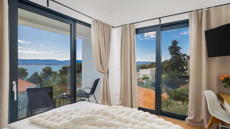 Luxury villa Manera Bol with heated pool near Zlatni Rat (Bol): Alle ...