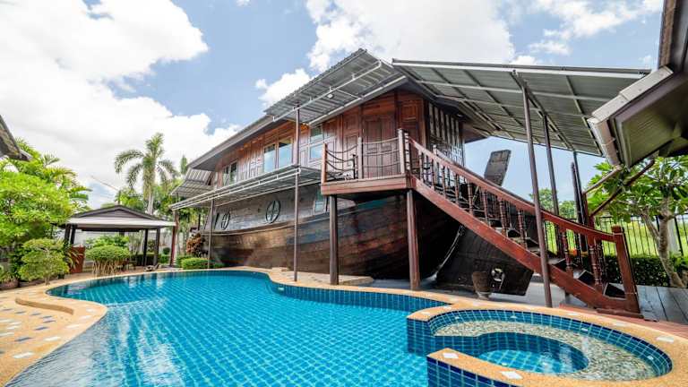 Villa Nautica Pattaya - 4 BR Luxury Pool Villa With Unique Yacht-house ...