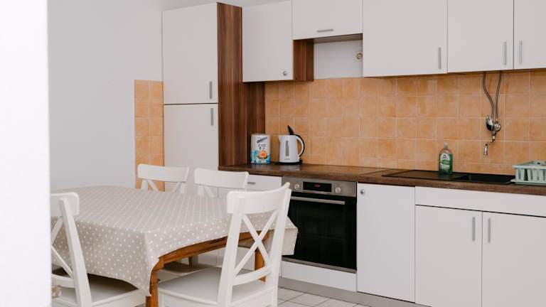 Large and charming apartment near beach with big & sunny terrace ...