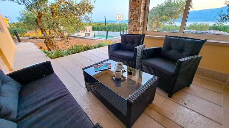 Heritage Holiday House Lori with pool (Postira): Alle Infos zum Hotel
