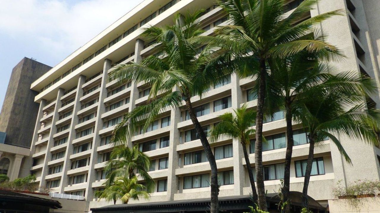 Hotel The Peninsula Manila (Makati) • HolidayCheck (Manila | Philippinen)