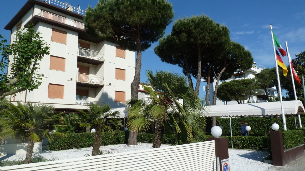 Hotel Pineta Mare (Lido di Camaiore) • HolidayCheck (Toskana | Italien)