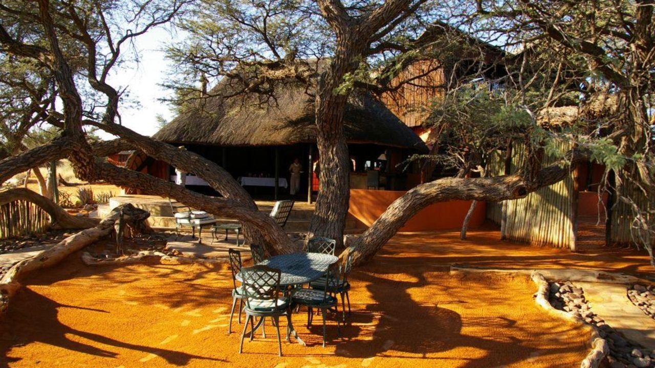 Intu Afrika - Camelthorn Kalahari Lodge (Hoachanas) • HolidayCheck ...
