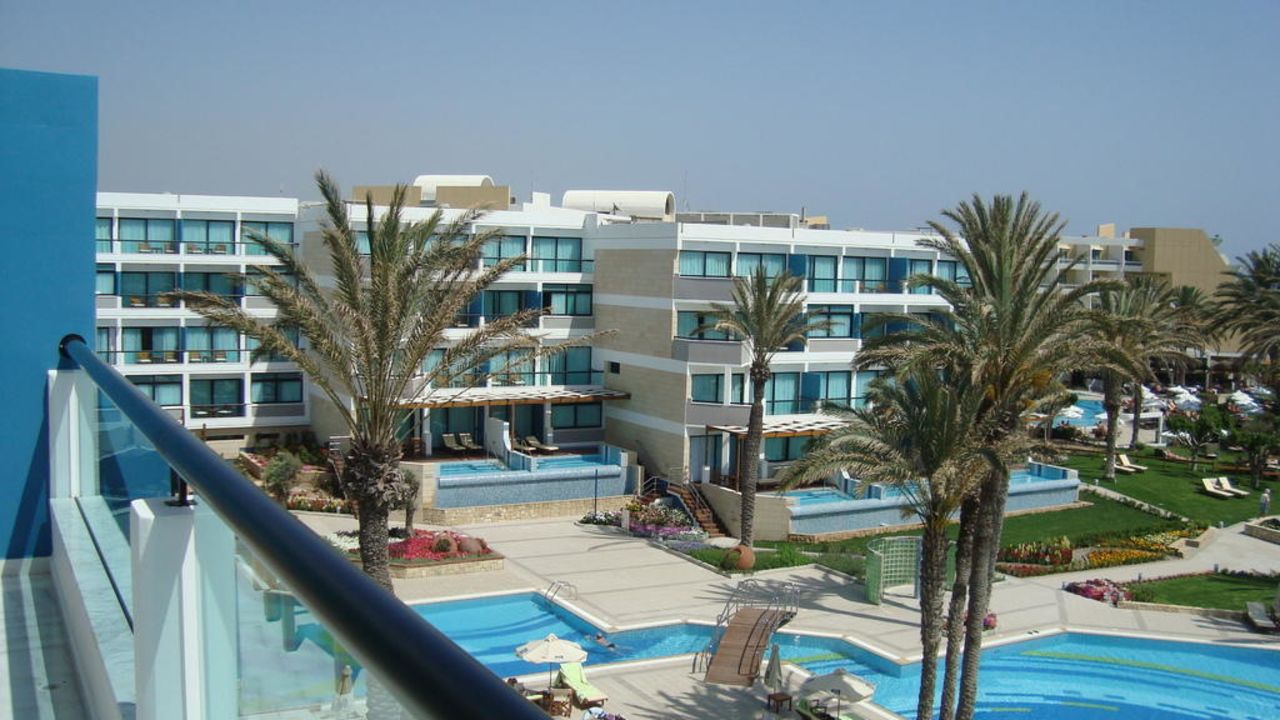 Constantinou Bros Asimina Suites Hotel (Paphos) • HolidayCheck ...