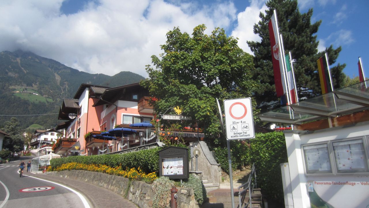 Hotel Zum Tiroler Adler (Tirolo / Dorf Tirol) • HolidayCheck (Südtirol ...