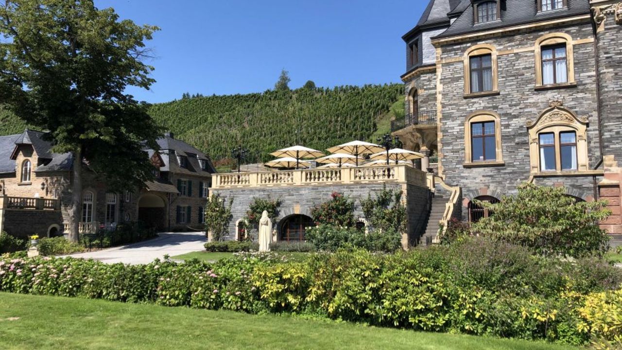 Schloss Lieser, Autograph Collection in Lieser • HolidayCheck ...
