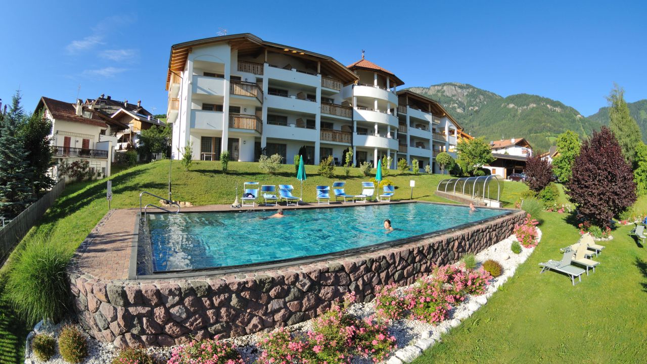 Residence Nussbaumer (Castelrotto / Kastelruth) • HolidayCheck ...