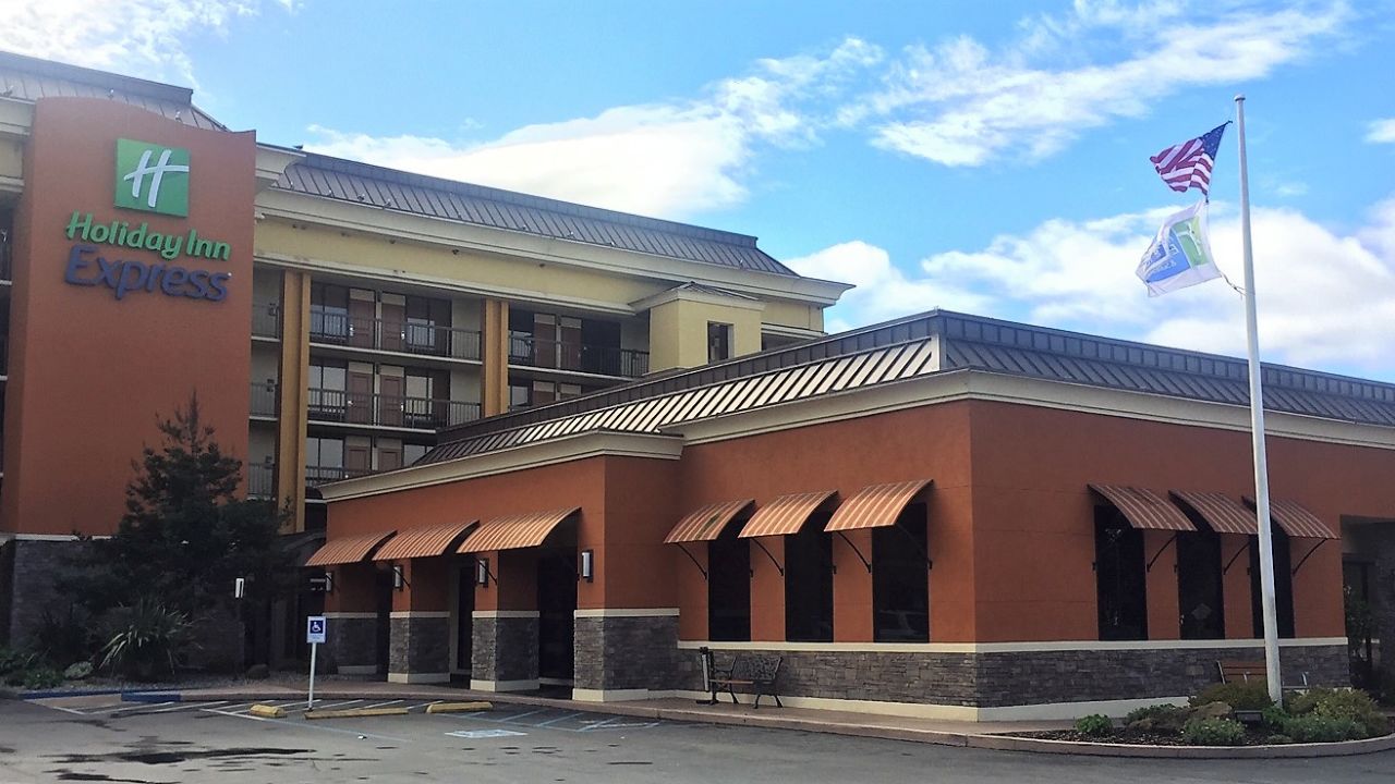 Hotel Holiday Inn Express Monterey (Monterey) • HolidayCheck ...
