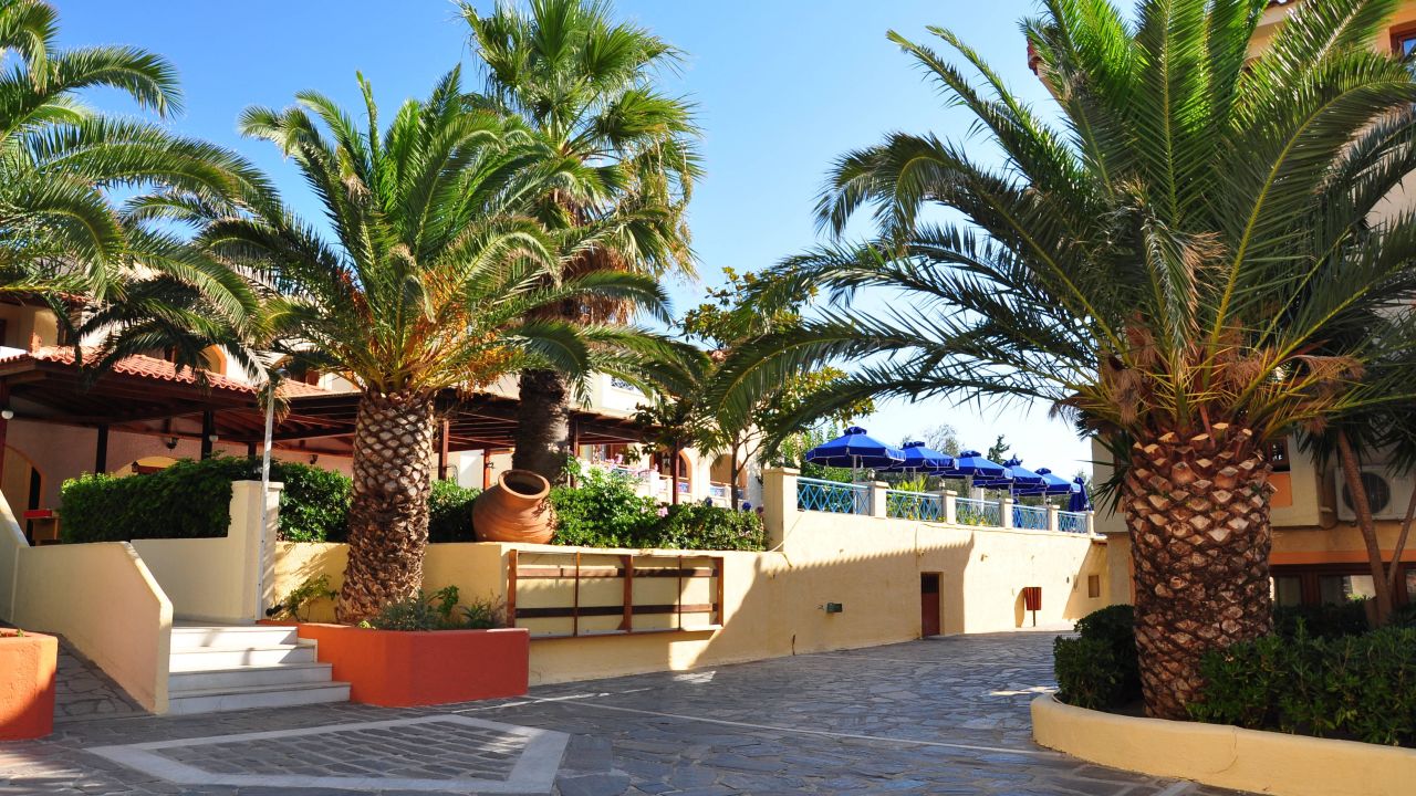 Hotel Kampos Village Resort (Kambos Marathokambos / Votsalakia ...