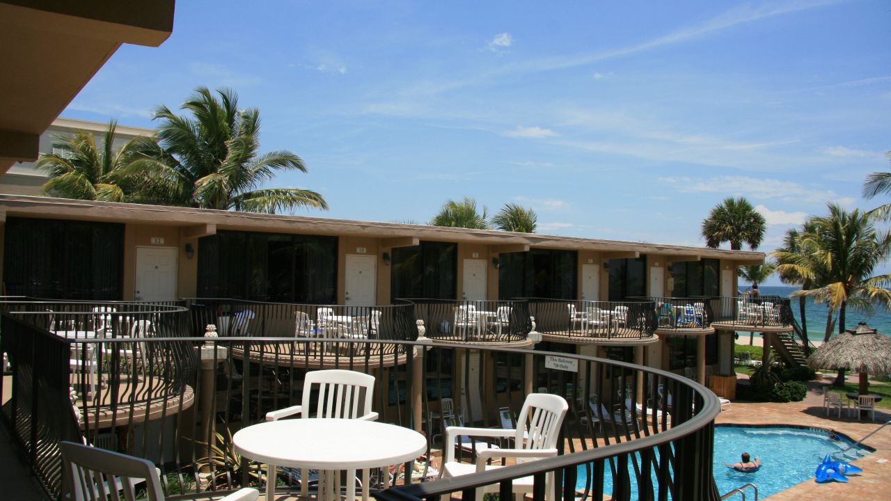 Hotel High Noon Beach Resort in Lauderdale-by-the-Sea • HolidayCheck ...