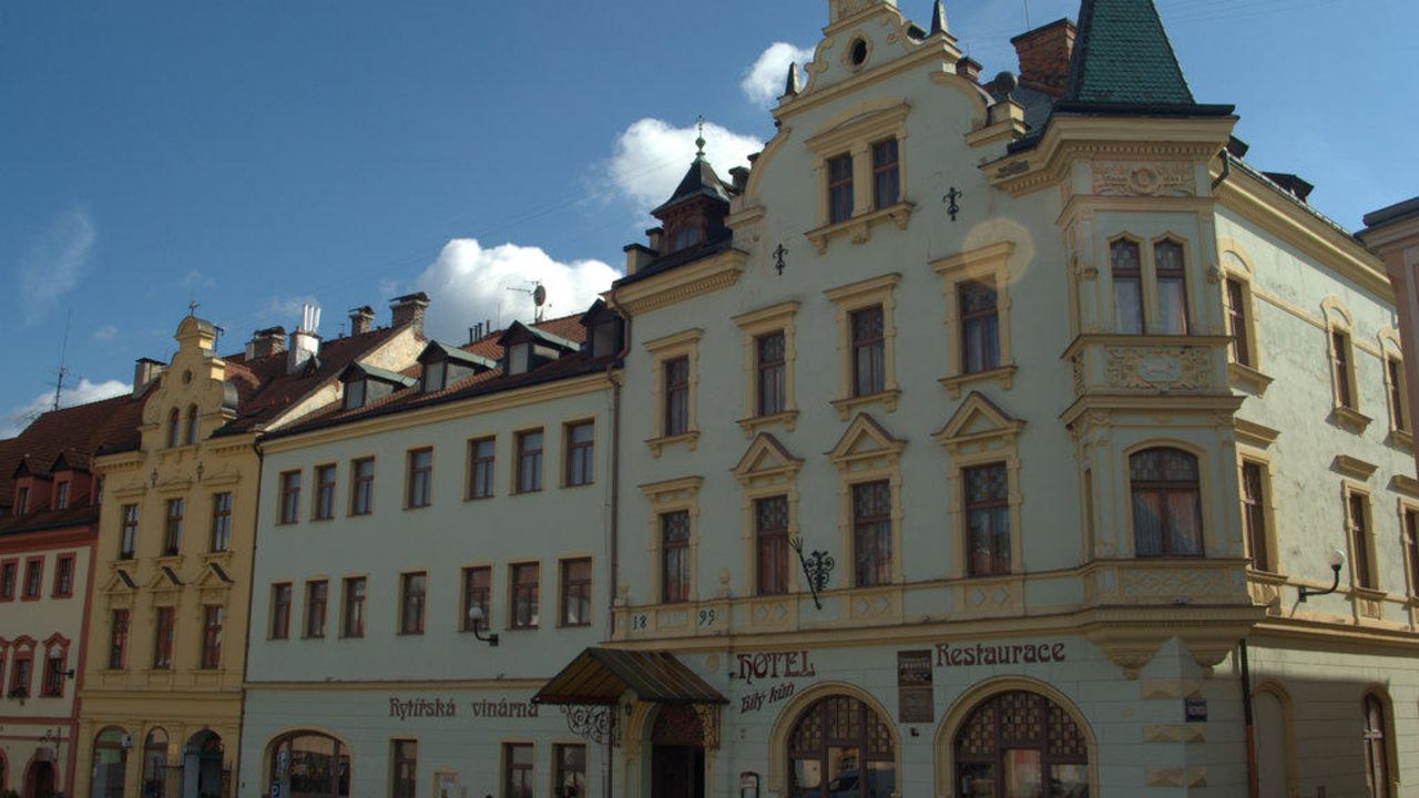 Hotel Bily Kun (Loket / Elbogen) • HolidayCheck (Westböhmen ...