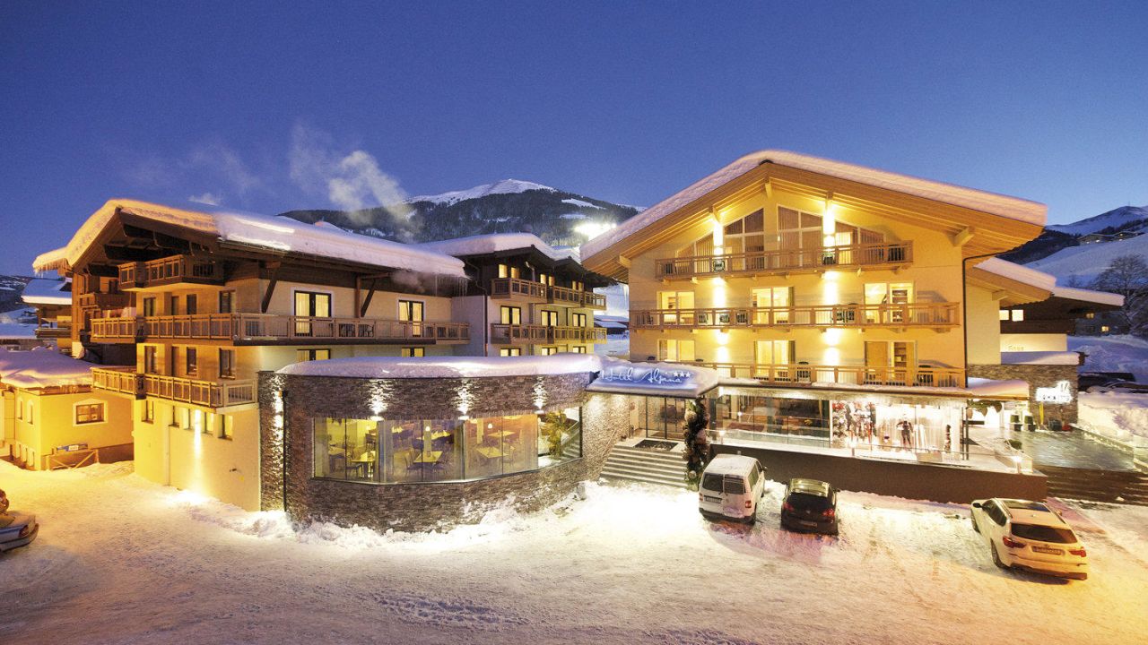Hotel Alpina (Saalbach-Hinterglemm) • HolidayCheck (Salzburger Land ...