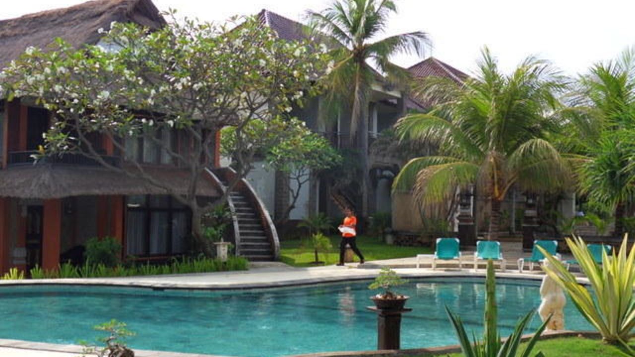 Puri Saron Baruna Beach Cottages (Lovina) • HolidayCheck (Bali ...