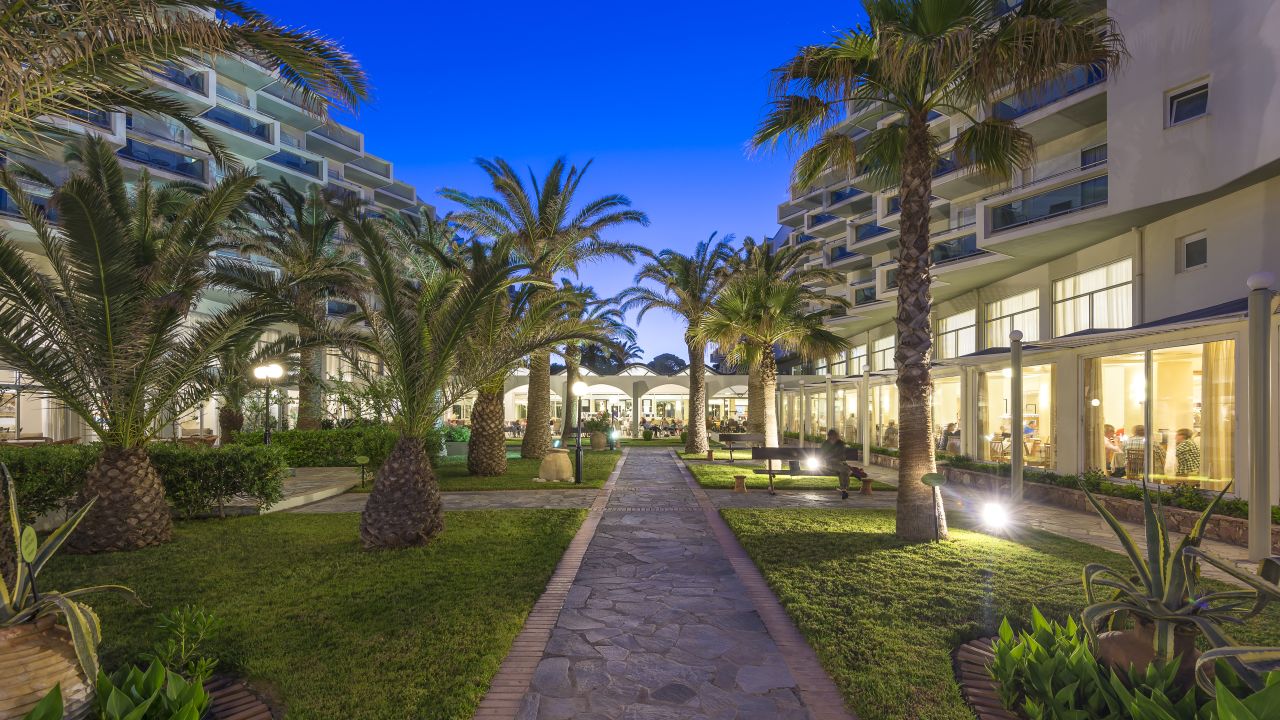 Apollo Beach (Faliraki) • HolidayCheck (Rhodos | Griechenland)