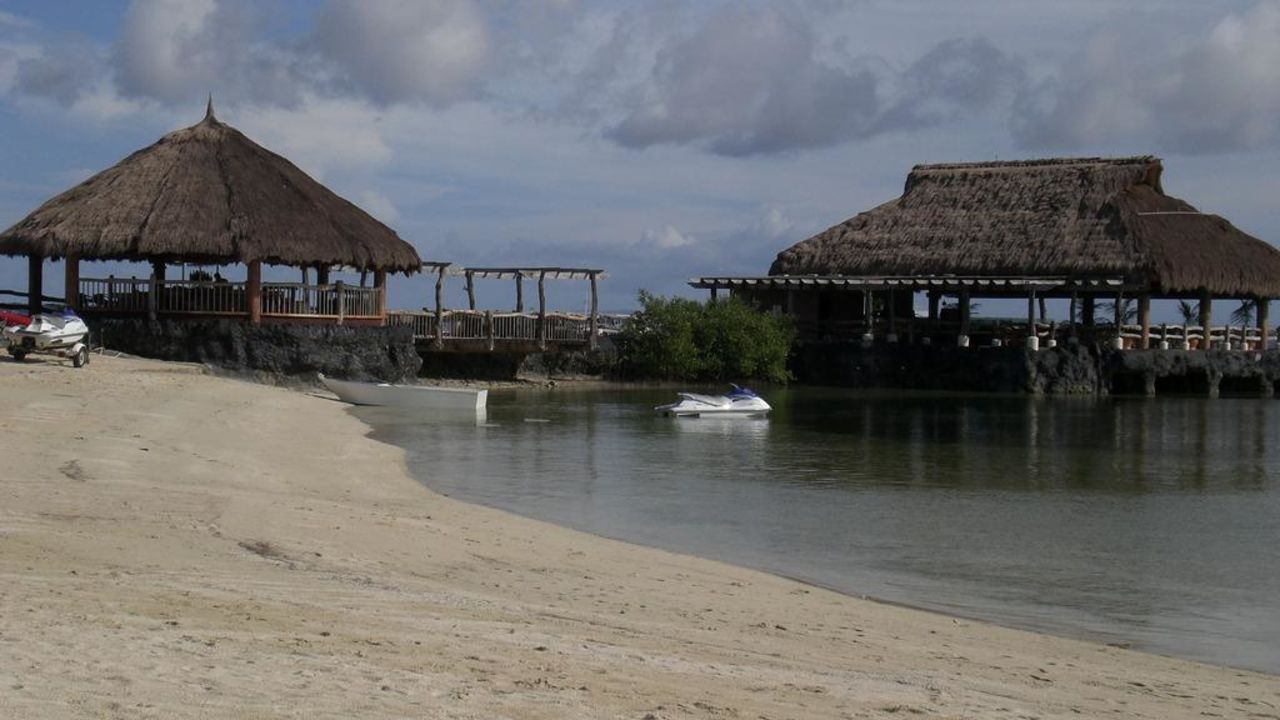 Hotel Maribago Blue Water Beach Resort in Lapu Lapu City • HolidayCheck ...