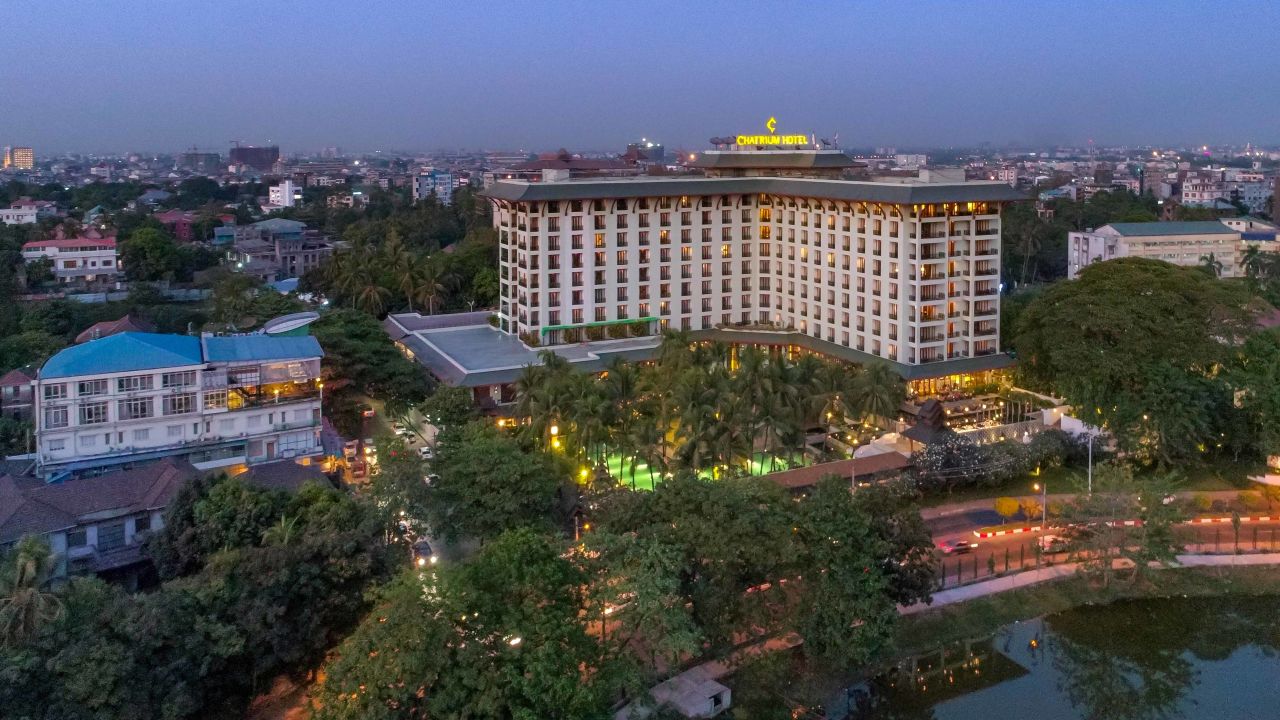 Chatrium Hotel Royal Lake Yangon (Yangon (Rangun)) • HolidayCheck ...