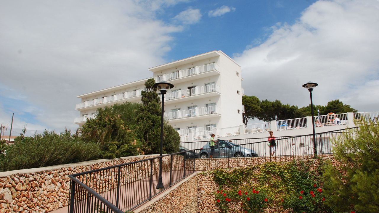 Hotel Playa Azul (Cala'n Porter) • HolidayCheck (Menorca | Spanien)